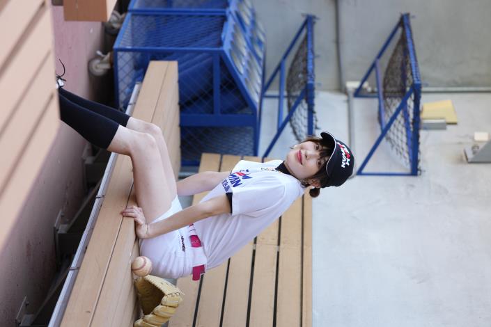 臺南市政府全球資訊網-最美特派員LOLO試投直呼過癮！ U12台灣小將移地訓練 亞太少棒場首開箱